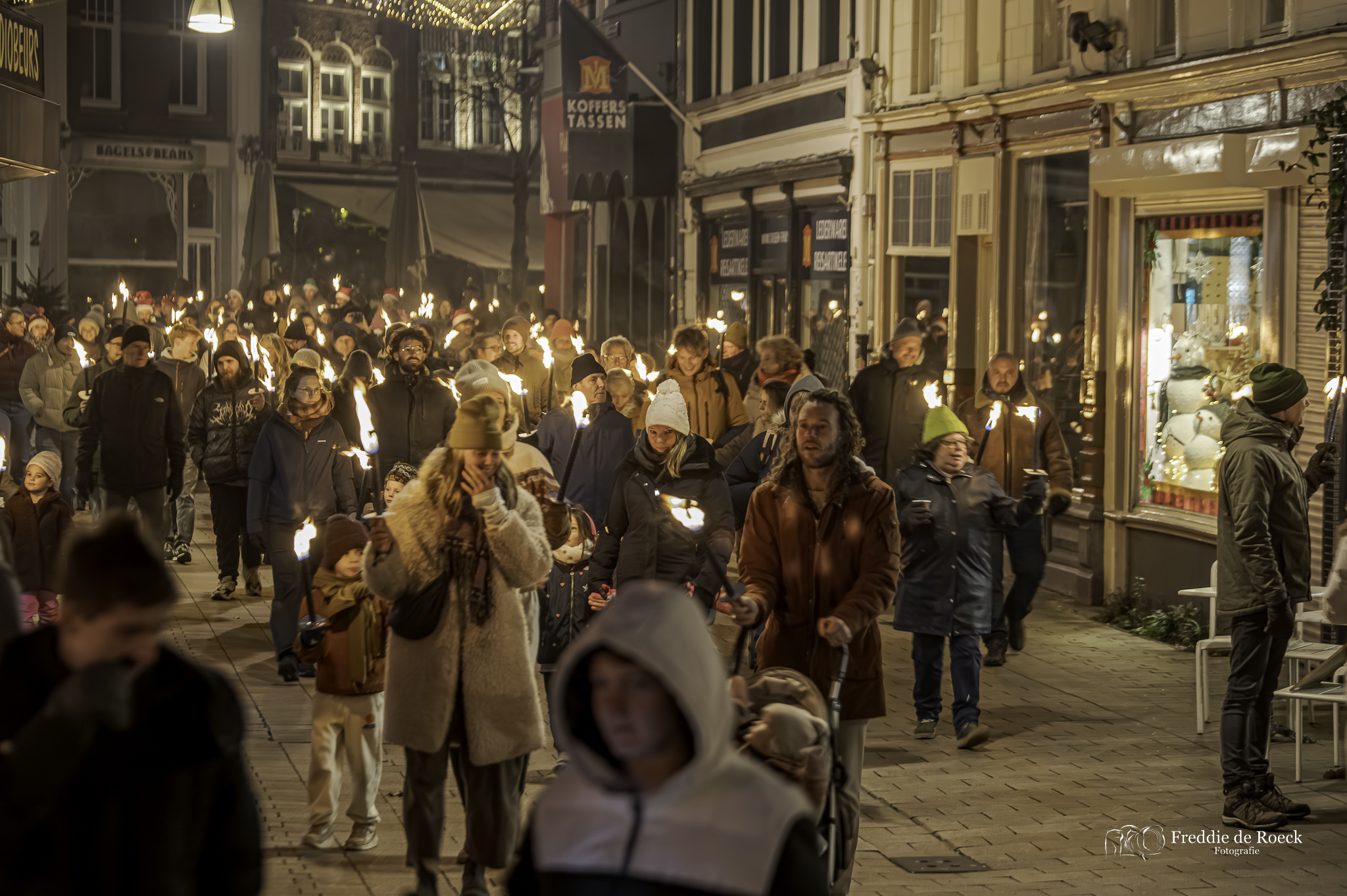 Fakkels voor Vrede: Licht als teken van verbondenheid in Tilburg