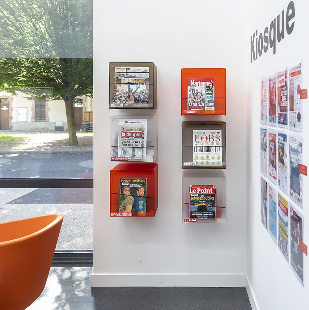 Magazine Newspaper Displays