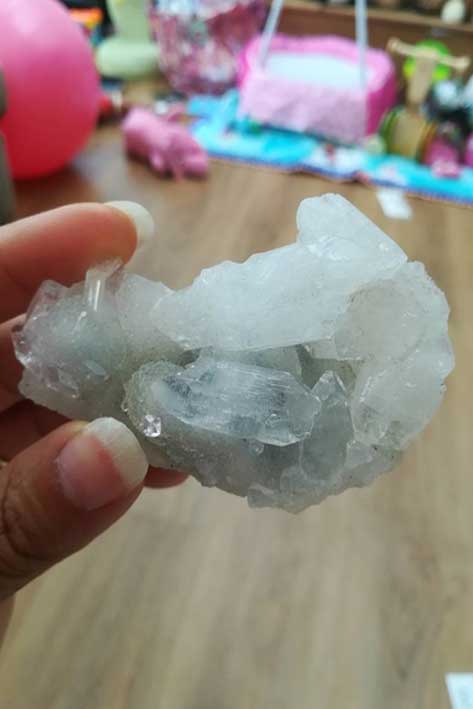 Saturn Crystals | About Us | Gemstones | Geode Crystals | Amethysts